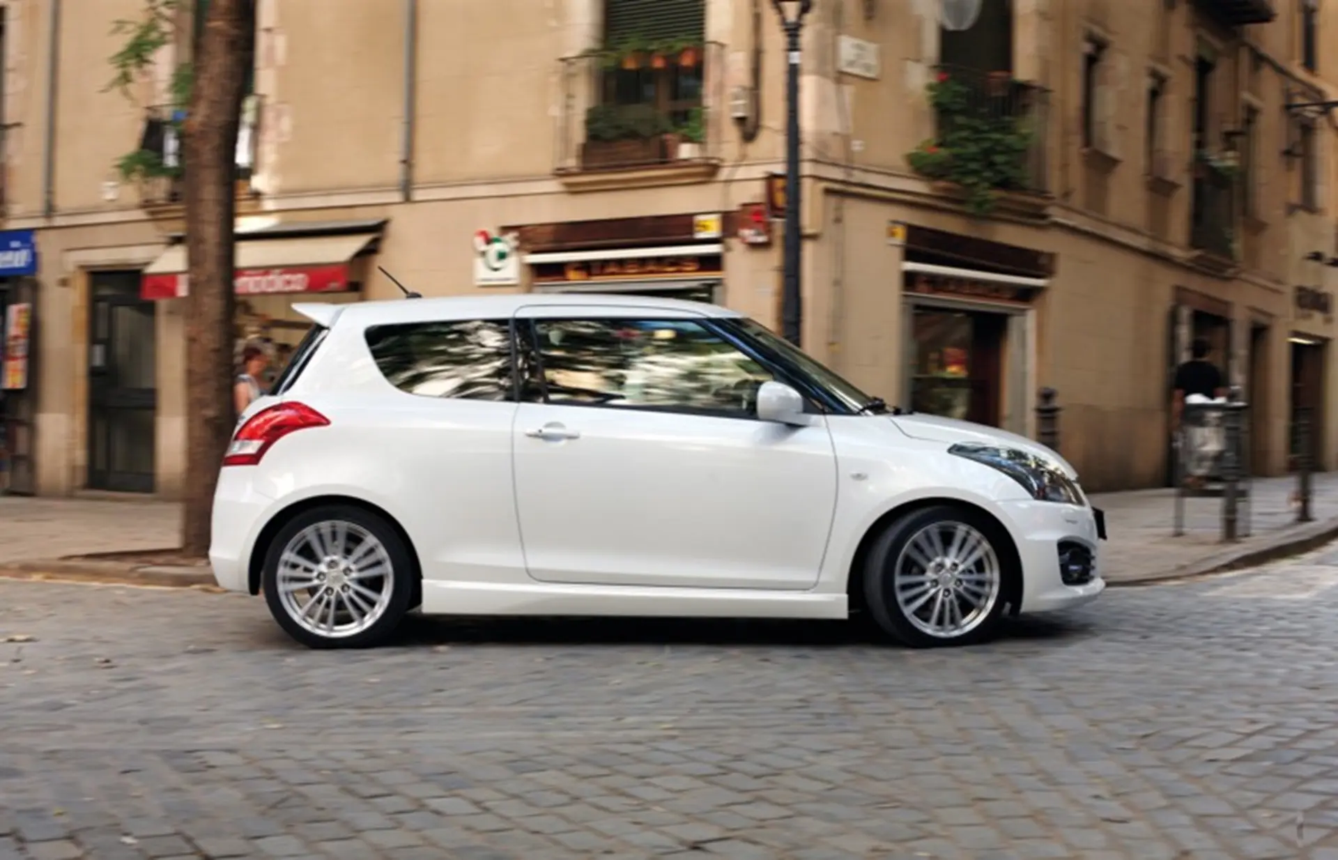 SWIFT SPORT THE ALL-NEW COMPACT SPORT SUPERMINI