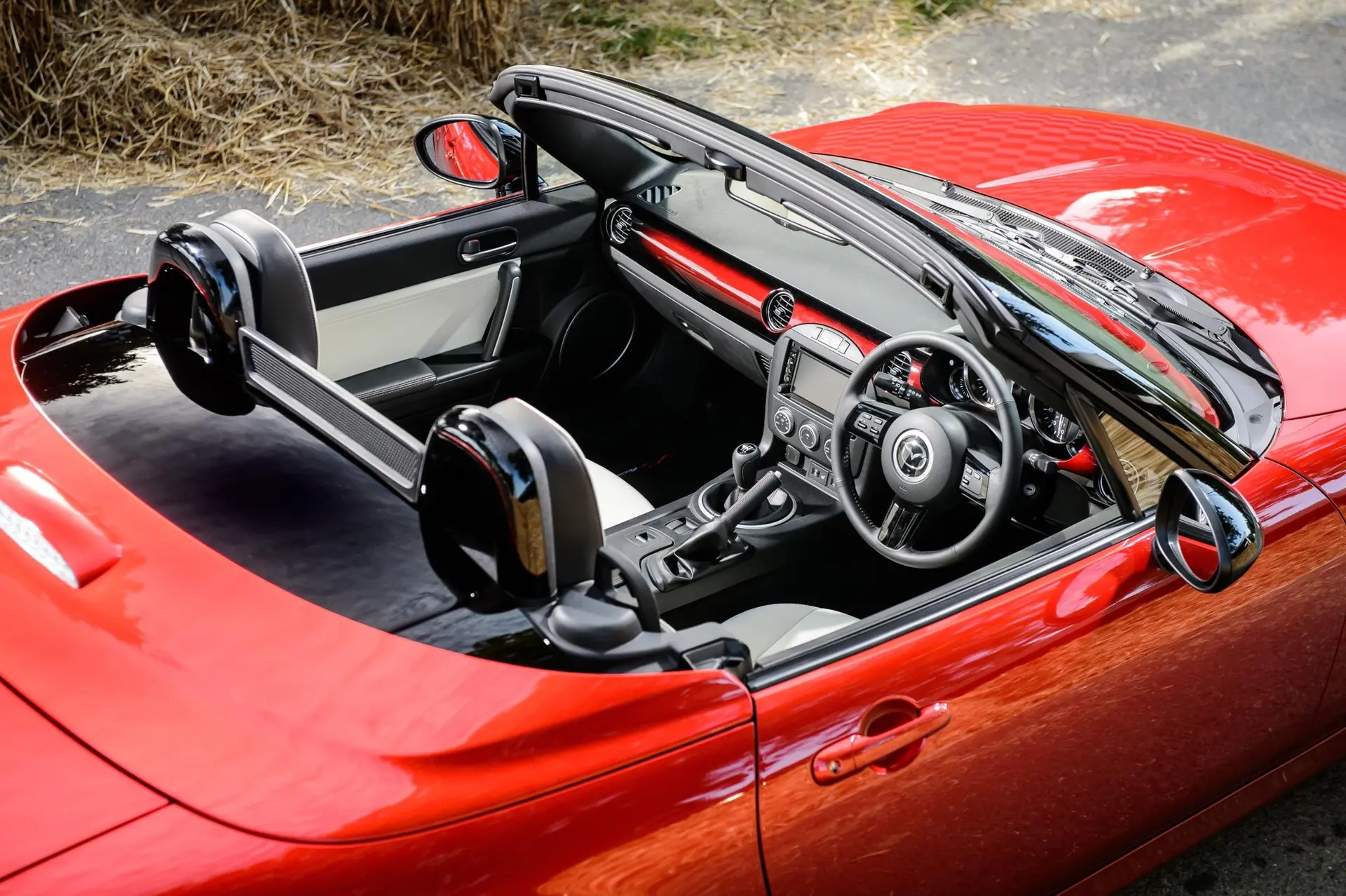 MAZDA MX-5 VENTURE EDITION FOR LUXURY AND THRILLS THIS SPRING